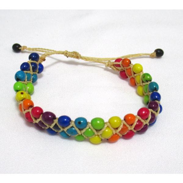 木の実ワックスコードのブレスレット・腕輪●サイズ：フリー　長さ約15.5ｃｍ（紐を含まれない）　厚さ約1.00cm※サイズ調節可能※ハンドメイド商品のため、個々でサイズが異なります。●内径：一番小さい約5.00cm　　　一番大きい約7.0c...