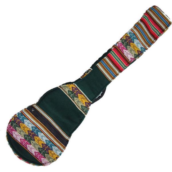 ペルー製のチャランゴ用ソフトケース■平置きサイズ：　　　長さ：約70ｃｍ　　　横幅：約23cm　　　マチ：約9cm■色柄：グリーン系　アワイヨ柄■柄の出方：アソート（それぞれ違います）■素材：アクリル、他■仕様：　　　ファスナー開閉　　　外...