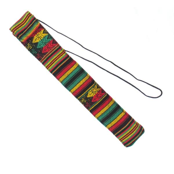 ＜ケーナ用布ケースアワイヨ柄＞☆色・柄：マルチカラータイプ７　※柄の出方や紐の種類はアソート☆サイズ：約42cm x 6.3cm マチなし☆素　材：アクリル☆生産国：ペルー製☆仕様：クッション入りですので楽器保護にも威力を発揮します。