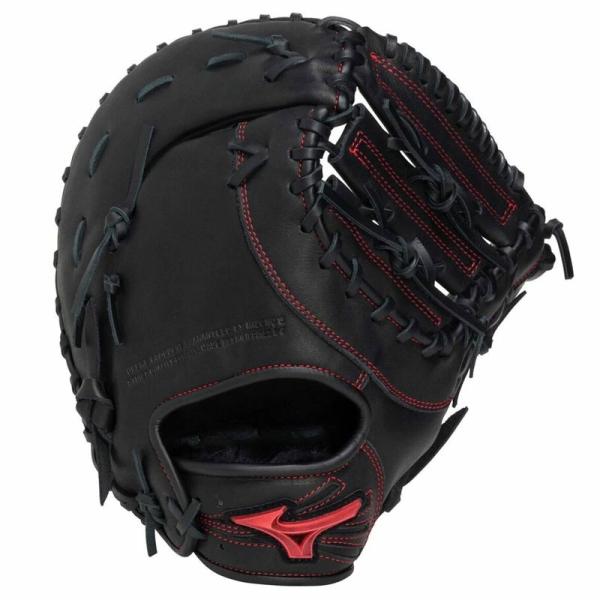 MIZUNO フトボール用ウィルドライブ レッド 捕手／一塁手兼用ちょっと本格志向＆こだわり強めのソフトボールプレーヤーへ！■しっかり感のあるREDの基本仕様で強い打球にも捕り負けしない＆ミットの屈曲を助ける背面小指部にスリット構造。■捕手...