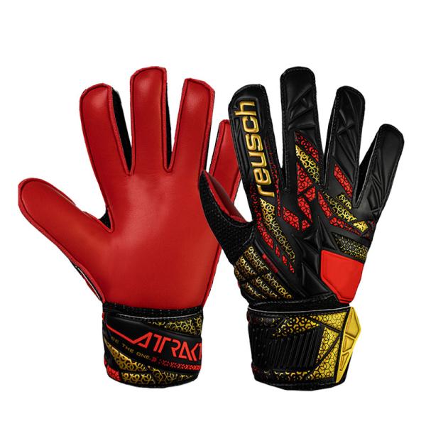 reusch アトラクト ソリッドジュニア■ボールとの接地面が大きく安定感がある。耐久性が高く全タイプのグランドに適している。■着脱しやすいスリットつき■サイズ:4・5・6・７■カラー：(7075)ブラック/ゴールド/ファイアリーレッド■パ...
