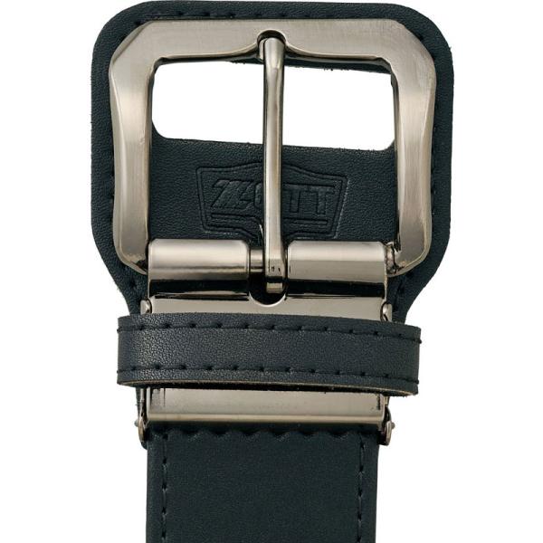 商品の説明シックで落ち着きのあるつや消しタイプ。ベルト本体のサイドを巻き込み縫製し、バックルはブラックニッケルメッキを採用する事で、ベーシックな高級感とカッコ良さを高めています。従来品よりも強度の強い芯材を使用する事で、耐久性を高め、長く使...