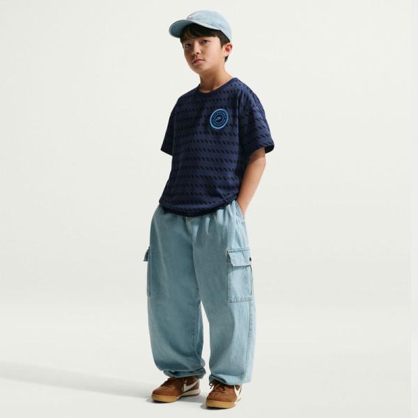 Nike基準で仕立てた、パーフェクトなTシャツ。適度なボリュームで程よいドレープを備えたコットンTシャツ。毎日着たくなる、クローゼットのマストアイテムです。柔らかく通気性に優れたコットン素材。ゆったりとしたシルエットのルーズフィットデザイン...