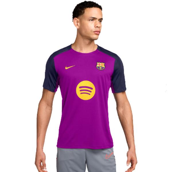 NIKE FCバルセロナ FCB DF STRK S/S トップ Kサッカー界の新星たちのために、細部までこだわったデザイン。スリムフィットと速乾性テクノロジーの相乗効果で、熱心にスキルを磨いている間も涼しく快適な状態をキープします。■品質...