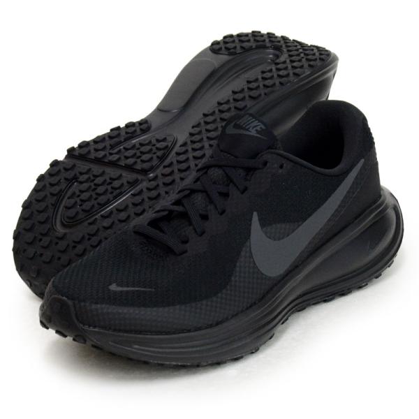 NIKE ナイキ レボリューション 8ナイキ レボリューション 8の快適な履き心地で、これからのランをリードしよう。 ランニングの成功には、快適性が欠かせません。そこで、足を踏み出すたびにクッション性と柔軟性を実感できる、柔らかい履き心地を...