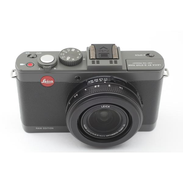 ホットシュー部分に錆があります。その他、使用に伴う外観のスレ傷も少なく、大きな目立つ傷やアタリはほとんど無く、非常に綺麗です。マウントはスレ傷も少なく良好です。  動作は専門店にて確認済み。問題なくお使い頂けるコンデイションです。付属品は写...