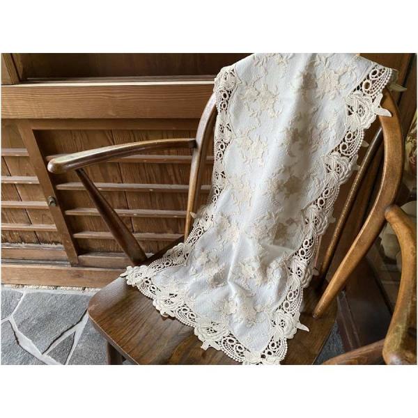 beige flower race　テーブルセンター30x80cm 4サイズ展開　【サイズ(cm)】30x80cm【材質】ポリエステル【商品説明】ベージュの花刺繍レースがとてもやさしい雰囲気のシリーズ。テーブルウェア おしゃれ アンティーク...