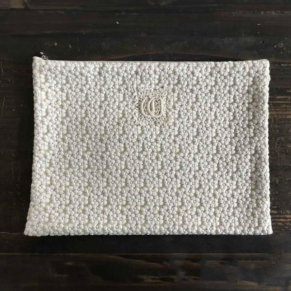 フラットポーチ nuage debfleurs ヌアージュ ドゥフルールシリーズ 【サイズ(cm)】22x30【材質】生地：ポリエステル100％、刺繍：綿100％チュールレース：ポリエステル100％裏地：ポリエステル90％、綿10％【商品説...