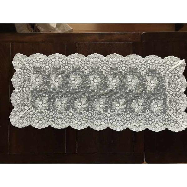 テーブルセンター table de fleurs テーブル ドゥフルールシリーズ 【サイズ(cm)】42x90【材質】チュールレース：ポリエステル100％、刺繍：綿100％【商品説明】春のにぎやかなテーブルをイメージして作られたチュールレー...