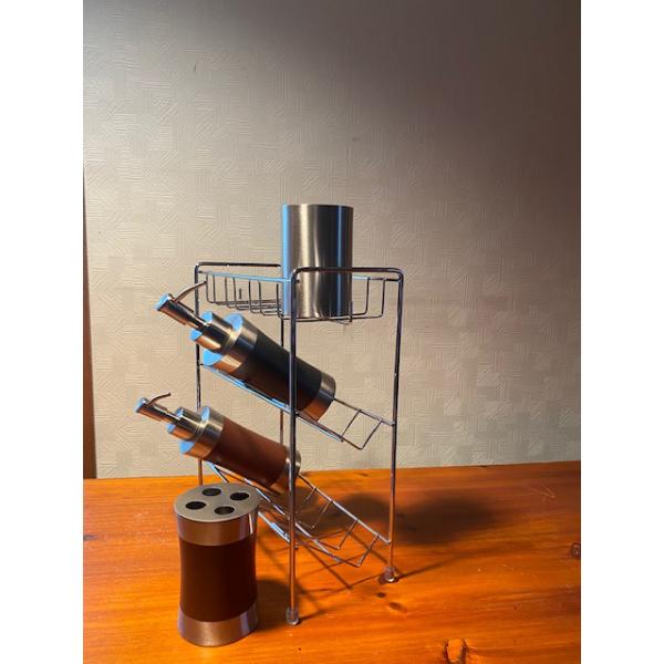 せまいスペースでも場所を取らず、たっぷり収納できるラックsize：ｗ23.5 ｄ11.5 ｈ29cm素材：鉄(樹脂コーティング)原産国：中国○本商品は全て手作業で仕上げております。○商品によって色合いが若干違う事があります。○商品には個体差...