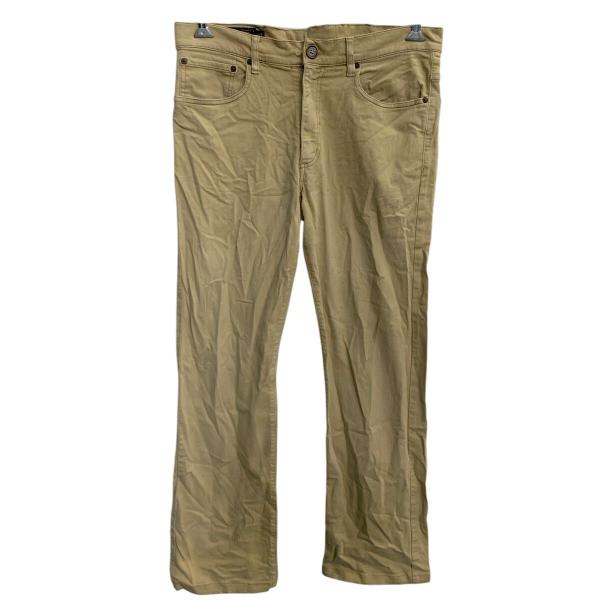 アメリカをメインに世界各地から直輸入する大阪、古着卸、古着屋DEN(デン)は、小売店を通さず、直接お客様へお届けできる為、激安卸価格となっております。さらに￥3,980以上お買い上げは送料無料です。