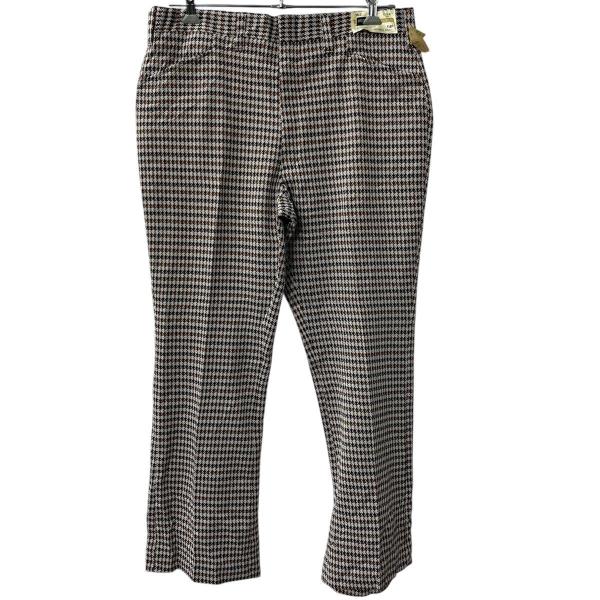 アメリカをメインに世界各地から直輸入する大阪、古着卸、古着屋DEN(デン)は、小売店を通さず、直接お客様へお届けできる為、激安卸価格となっております。さらに￥3,980以上お買い上げは送料無料です。