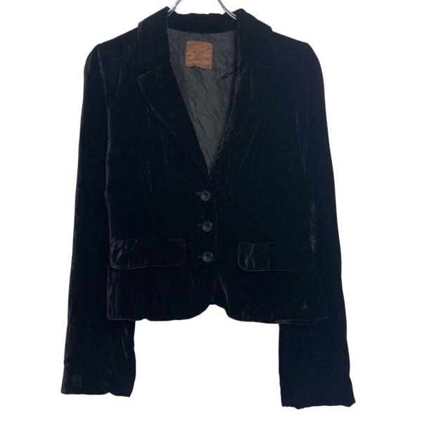 アメリカをメインに世界各地から直輸入する大阪、古着卸、古着屋DEN(デン)は、小売店を通さず、直接お客様へお届けできる為、激安卸価格となっております。さらに￥3,980以上お買い上げは送料無料です。