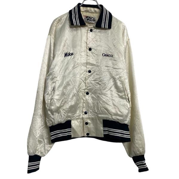 アメリカをメインに世界各地から直輸入する大阪、古着卸、古着屋DEN(デン)は、小売店を通さず、直接お客様へお届けできる為、激安卸価格となっております。さらに￥3,980以上お買い上げは送料無料です。