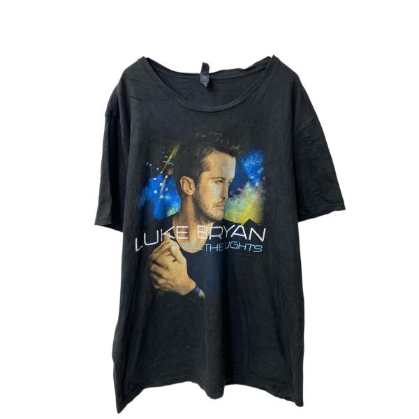 アメリカをメインに世界各地から直輸入する大阪、古着卸、古着屋DEN(デン)は、小売店を通さず、直接お客様へお届けできる為、激安卸価格となっております。さらに￥3,980以上お買い上げは送料無料です。