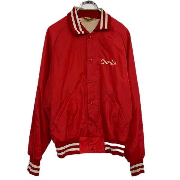 アメリカをメインに世界各地から直輸入する大阪、古着卸、古着屋DEN(デン)は、小売店を通さず、直接お客様へお届けできる為、激安卸価格となっております。さらに￥3,980以上お買い上げは送料無料です。