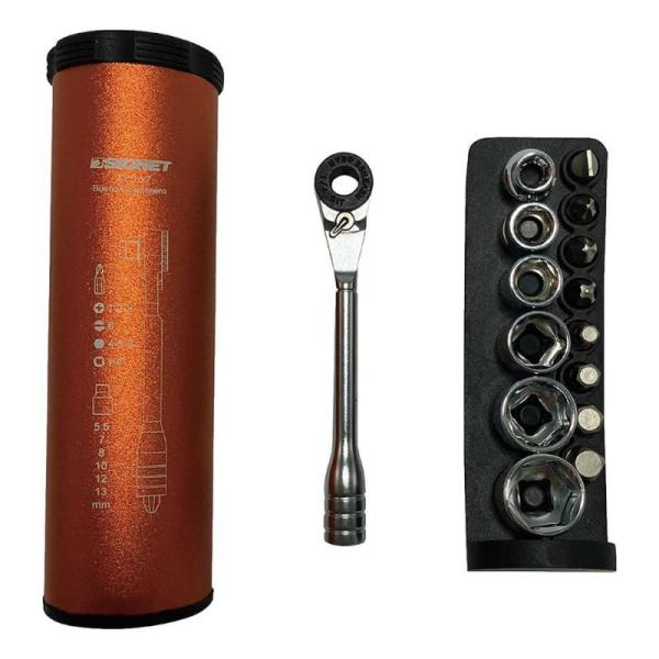 DIYや自転車の車載工具に最適です。 ミニラチェットセットがポップなカラーで登場します。 柄部分にもビット装着可能です。 極短ビット採用で狭所に簡単にアクセスできます。  ▼スペック ミニラチェット全長(mm)：93 ヘッド幅(mm)：15...