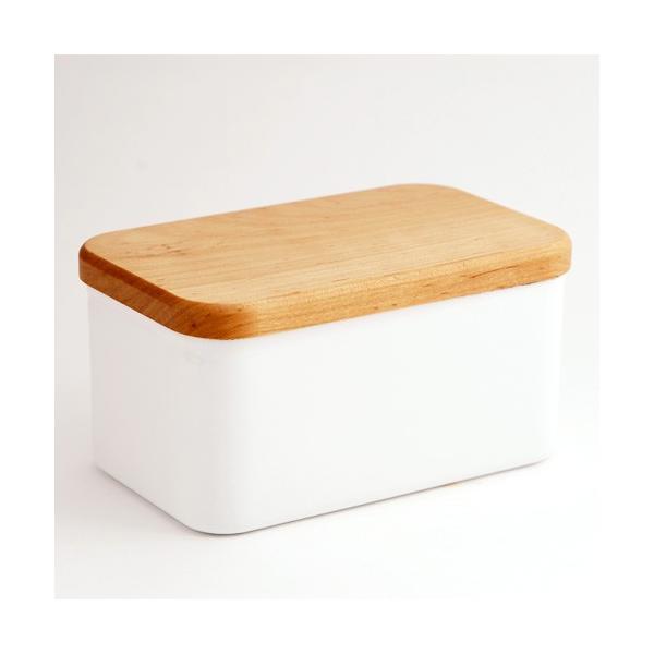 ◆サイズ　(外寸)：幅157×奥行97×高さ81(mm)　(内寸)：幅148×奥行86×高さ62(mm)◆容量　760mlにおいうつりがなく冷却性の高いホウロウと、天然木（サクラ）蓋というバターケースに最適な組み合わせ。実用性とインテリア性...