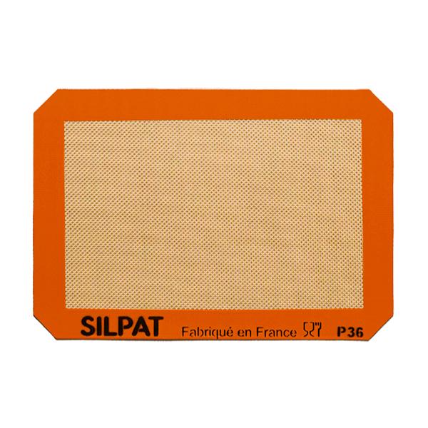 サイズ：295×205(mm)フランス製マルチベーキングマット「シルパット」【安定した焼成】生地の焼き焦げがなく、均一したムラのない焼成ができます。【高い耐久性】2000回以上の耐久性、-40度〜250度までの耐温性があります。【幅広く使え...