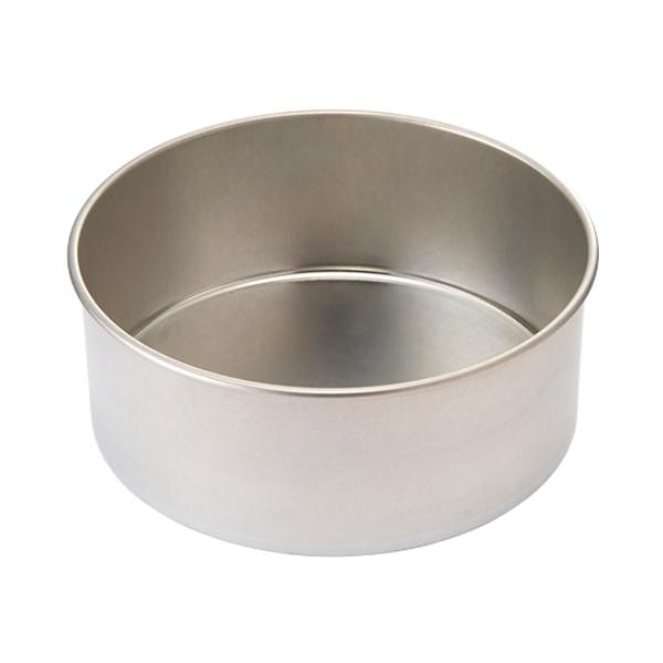 クオカオリジナルのブリキ製デコレーション型。「cuoca」の刻印入り。ジェノワーズ（スポンジケーキ）を焼く時に、プロの厨房で一般的に使用されているのがこのブリキデコレーション型。ブリキ製の型は熱の伝わりが良く、ケーキを美しく焼き上げることが...