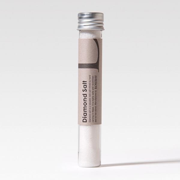 ダイヤモンドソルトは７種類の天然ミネラルを含んだ真っ白な岩塩。さっぱりとしていて、精製塩のような苦辛さがまったくありません。もちろん採掘して粉砕しただけの無漂白100％天然ですので安心してお使いいただけます。どんな料理にも相性が良いので、普...