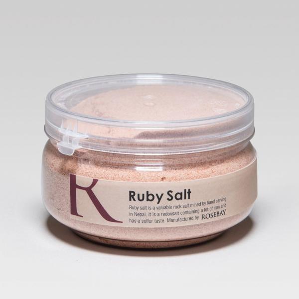 ルビーソルトは13種類の天然ミネラルを含んだルビー色の岩塩です。重要なミネラル成分を豊富に含む岩塩で、現地では自然療法の医薬としても使用されております。特に現代人に足りないと言われる鉄分や銅、亜鉛などの鉱物系ミネラルを多く含んでいるのが特徴...