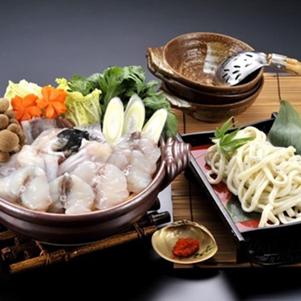 【全品送料無料】【わが街とくさんネット】■規格：ふくちり376g（アラ：天然トラフグ・身：マフグ各188g）、とらふく入りうどん250g、ポン酢35g×3、モミジオロシ16g■サイズ(mm)：300×235×60■ギフト対応・ラッピング対応...