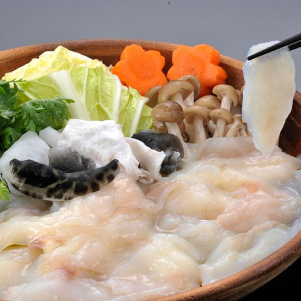 【全品送料無料】【わが街とくさんネット】■規格：まふくスライス150ｇ、とらふぐコラーゲンしゃぶ用皮40ｇ、ふく鍋だし45ｇ×2、ポン酢35ｇ×2、モミジオロシ3ｇ×2■サイズ(mm)：300×235×60■ギフト対応・ラッピング対応：簡易...