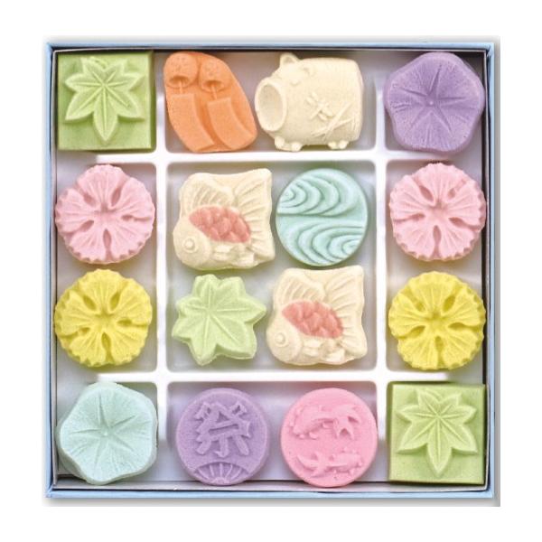 【発売日：2024年06月22日】手作りの可愛い和菓子です。夏限定の干菓子になります。彩り豊かな純国内産の和三盆糖の打菓子/打ち菓子が16個入っています。贈答品、贈り物、手土産、お土産、みやげ、おもたせにもお勧めです。消費期限：10ヶ月東京...