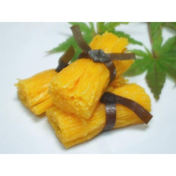 鶏卵素麺を食べやすい一口大に切り揃え、細い龍皮昆布で束ねたお菓子で御座います。昆布の旨味と鶏卵素麺の甘さが相まった、奥深い味わいをお楽しみ頂けます。一つ一つ個包装ですので取り分けがしやすくなっております。●商品内容：鶏卵素麺　たばね　１６個...