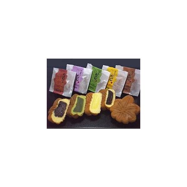 定番のさらし餡に加え、つぶあん、抹茶、クリーム、チョコと５種類の人気の商品を詰め合わせました。いろいろな味が一度に味わえる、魅力満載の欲張りな「もみじ饅頭」の詰め合わせです。●商品内容：もみじファミリー　１０個入　（こしあん２，つぶあん２，...