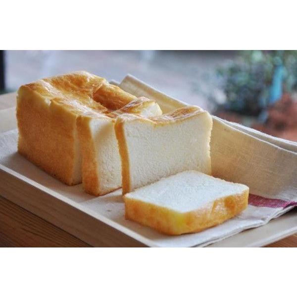 小麦・小麦グルテン・増粘剤など添加物は一切使わず、アレルギー表示義務７品目（小麦・卵・乳・そば・エビ・カニ・ピーナッツ）も使用しておりません。外はカリッと、中はみずみずしく、もっちり。毎日食べても飽きないシンプルな味わいです。1斤×3本セッ...