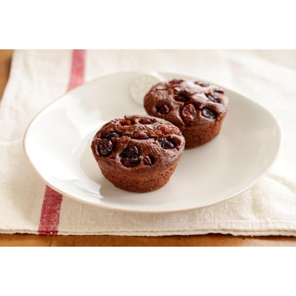 オーガニック・ローファットココアを混ぜ込んだマイルドな味わいの生地に、甘酸っぱいオーガニッククランベリーをちりばめました。4個入り。＜原材料＞・米粉（国産）・ホワイトソルガム粉・塩・てんさい糖・菜種油・乾燥酵母・自家製リンゴ酵母（リンゴを含...