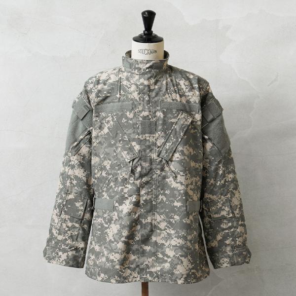 ■商品説明米陸軍の標準的な迷彩服として2004年から2019年まで採用された、UCP（Universal Camouflage Pattern）のデジタル迷彩が他にはない雰囲気を放つ、コンバットジャケットが入荷しました。通常のACU (Ar...