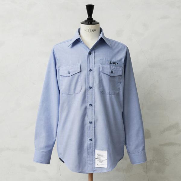■商品説明米海軍（U.S.NAVY）のシャツでU.S.NAVYを最も象徴するウェアのひとつがこのシャンブレーシャツではないでしょうか。ミリタリーやワークといったテイストを売りにした多くのメーカーがリリースしているシャンブレーですが、コストや...