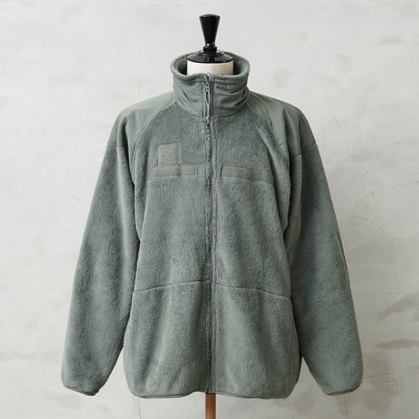 ■商品説明使用されているPOLARTEC（ポーラテック）はポリエステル繊維を特殊な技法で編み上げ、染色、ブラッシング、熱処理をしたもので、軽量で通気性・保温性・耐久性・速乾性に優れ、アウトドア衣料の素材に求められる全ての適性を完璧に備えた高...