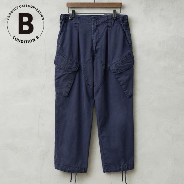 ■商品説明海軍の使用する深いブルーは退色と共に色目がフェードすることで一本一本の表情も様々。品のある深い色合いにスッキリとしたシルエットで、ミリタリーながらとても綺麗で上品な雰囲気を持ったカーゴです。■素材COTTON 75%，POLYES...