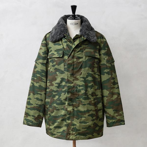 ■商品説明ロシア軍で1998年から2009年頃まで使用されていた「フローラカモフラージュ」のカモパターンが使用されたウィンタージャケットが希少なデッドストックで入荷しました。「VSR-98」と呼ばれるこちらのカモ柄はロシアの中部地域で非常に...