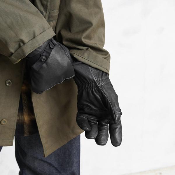 ■商品説明米軍より放出された手先を保護する役割と保温性を備えた寒冷地用のフルフィンガーグローブです。柔らかく馴染みの良いレザーを使用し、手首は冷気が入らないよう伸縮性とフィット感の高いリブ編み、ポリエステルトリコットの裏起毛で防寒性に優れた...