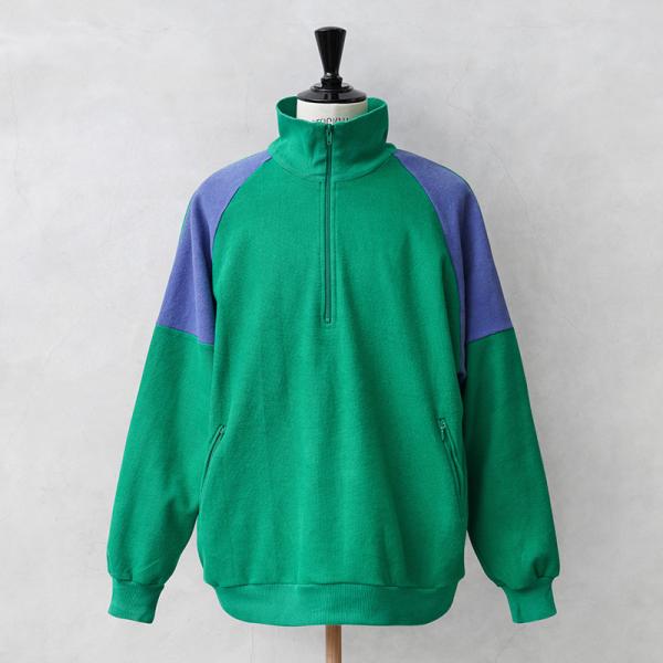 ■商品説明1990年代にドイツ警察で使用されていた珍しいプルオーバーが入荷しました。首元をファスナーで開閉できる1/4ジップのプルオーバータイプで、鹿の子編みのようなパイル素材が独特な質感と着心地の良さが特徴の素材感です。細かな凹凸が生まれ...