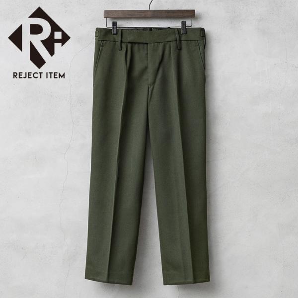 ■商品説明当店でも非常に高い人気を誇る「BARRACK DRESS トラウザーズ」の馴染み深いアイテムはイギリス陸軍ですが、今回はイギリス海兵隊のトラウザーズが入荷しました！ヴィンテージ感のあるカルゼ織りのような綾目のはっきりとした織り柄が...