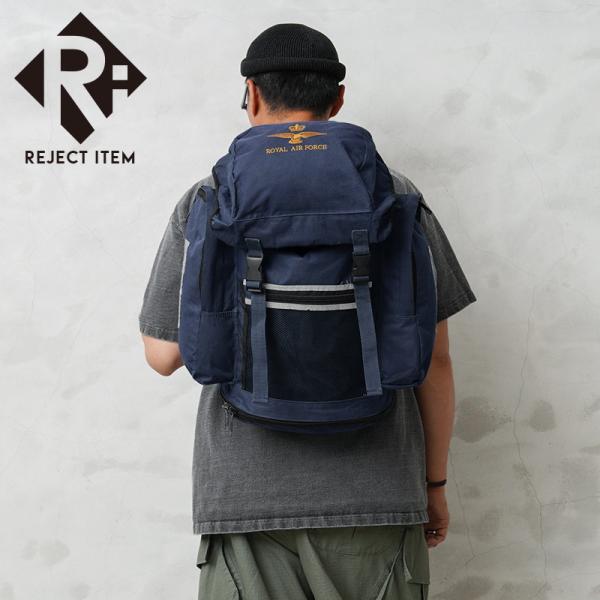 ■商品説明トップリッドポケットに刺繍された、ROYAL AIR FORCEを象徴する紋章であるイーグルとクラウンがポイントです。■サイズ縦60cm×横42cm×奥行き16cm※実物商品のため、サイズに個体差がございます。■商品状態軍放出のU...