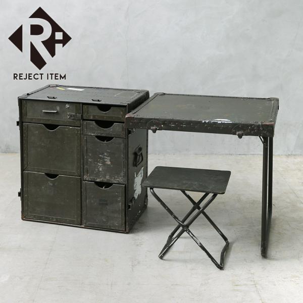 U.S.ARMY（米陸軍）がフィールドで使用するための持ち運び可能なキャビネット形状のポータブルデスクです。今ではUSEDでも放出されることは極めて少なく、市場になかなか出回らない希少価値の高い名品です。通称カンパニーデスクとも呼ばれ、主に...