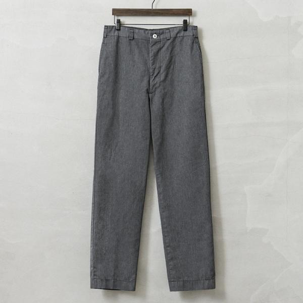 ■商品説明医療技師が使用するだけではなく、米軍施設の食品取扱者、検査員、事務員などにも多目的に使用されています。元々ホワイトだったアイテムを染め職人に丁寧にGRAY染めしていただきました。GRAYにする事でさらにワークテイストが色濃くなり、...