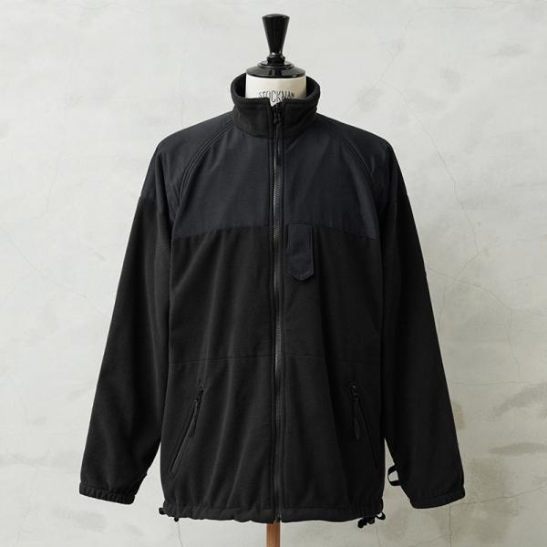 ■商品説明当店でも取り扱いのある米軍 U.S.NAVY ECWCS GEN2 NWU デジタルカモ GORE-TEX パーカーにも取り付け可能なフリースライナージャケットになります。単体での着用も想定された作りになっており、生地は肌触りがよ...