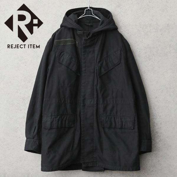 ■商品説明1964年にベルギー空軍で採用されたフィールドパーカーです。元々オリーブだった物を染め職人に丁寧にBLACK染めしていただきました。フード一体型でミドル丈のジャケットなのでなのでモッズコートの感覚で着ていただけます！■商品状態軍放...