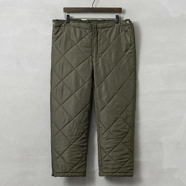 ■商品説明オーストリア軍から放出された、中綿入りの防寒用キルティングパンツライナーが入荷しました。■サイズ表記/ウエスト/総丈/股下/ワタリ/裾幅88-92　I／II/88cm/90cm/60cm/32cm/22cm88-92　III／IV...