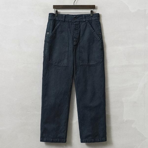 ■商品説明スイス軍のデニム素材のユニフォームは30年代ごろから存在が確認されており、こちらのタイプは主に1950年代以降から採用されていたものになります。年代によってボタンに違いがあり、こちらはアルミニウム製のボタンが採用された通称前期型と...