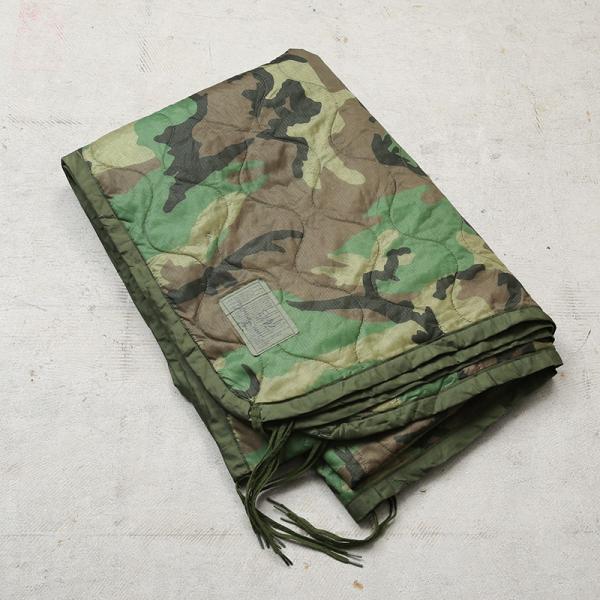 ■商品説明米軍より、「ウービーブランケット」とも呼ばれる、ポンチョライナーが放出されました。元々は、陸軍にあらゆる環境でカバーまたはフィールドブランケットとして使用される軽量の装備品を提供するために設計されたポンチョライナー。 軽量で快適さ...