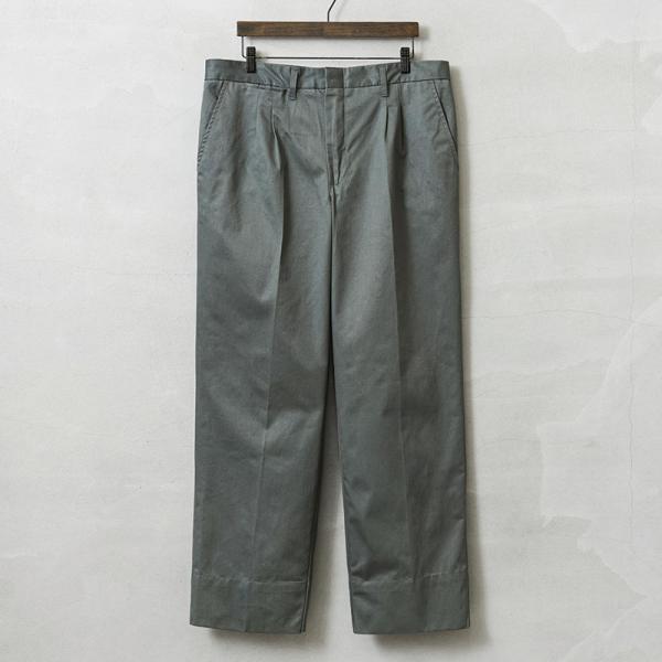 ■商品説明森林保護や密猟の取締り、山岳救助などを行っていたフォレストガードが自然環境の過酷な条件に耐えられるようにデザインされたトラウザーズです。現在では製造されていない、手に入りにくく珍しいアイテムです。■サイズ表記/ウエスト/総丈/股下...